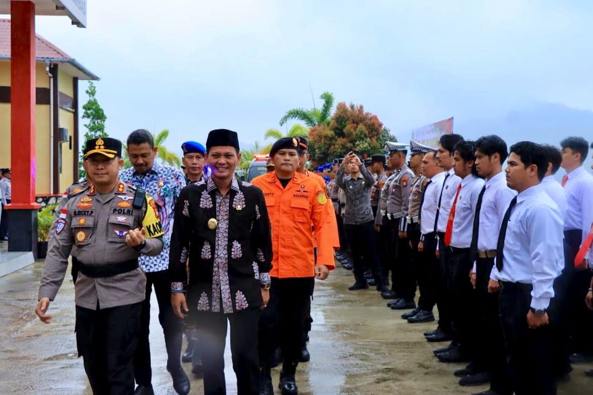 Wakil Bupati Raja Bayu Hadiri Apel Gelar Pasukan Operasi Ketupat Seligi 2025 – Jabatnews